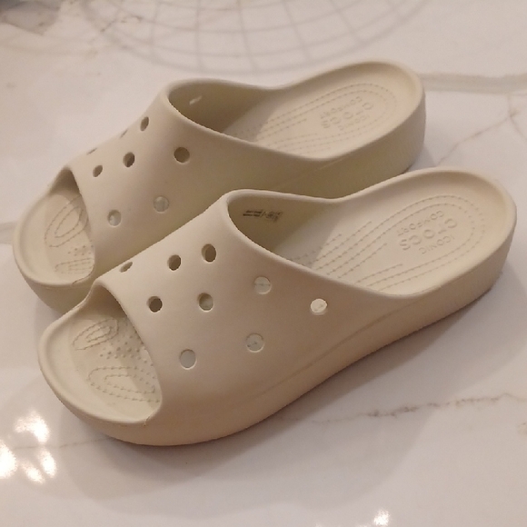 CROCS | Shoes | Crocs Womens Sandals In Cream | Poshmark
